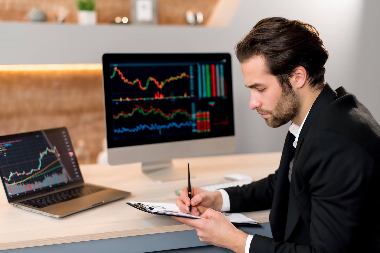 TRADER LÀ GÌ? TÌM HIỂU CHI TIẾT VỀ NGHỀ TRADER VÀ CÁCH TRỞ THÀNH TRADER ...